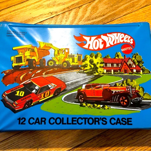 Mattel | Other | 98 Mattel Hotwheels 12 Car Collectors Case With 10 ...